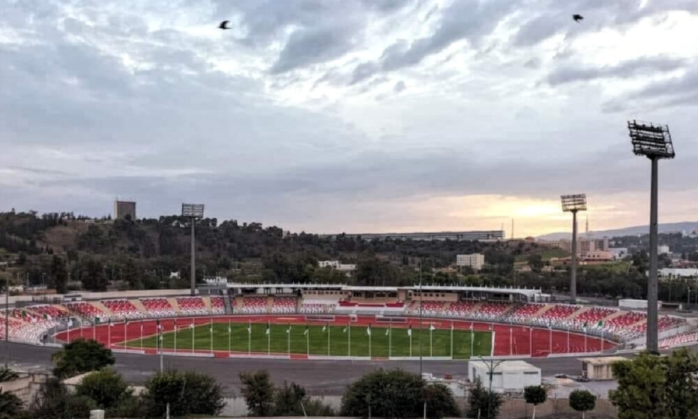 CHAN 2022: La Commission de la CAF inspecte le stade chahid-Hamlaoui
