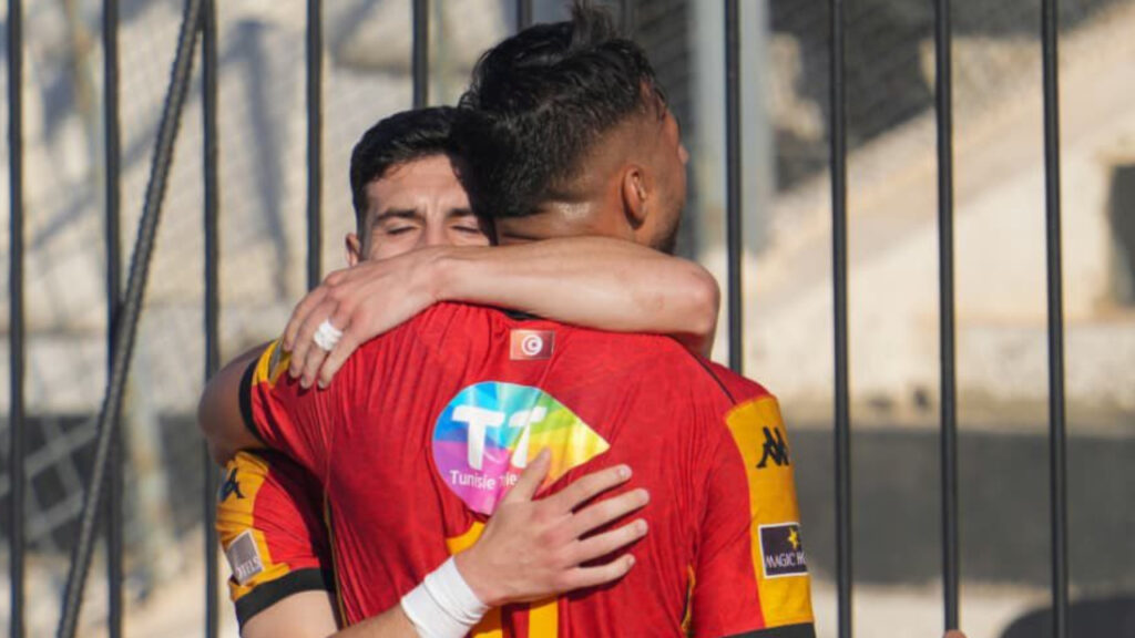 Simba-ES Tunis (2-2) : Le but sensationnel de Boualia sauve l’EST de la ...