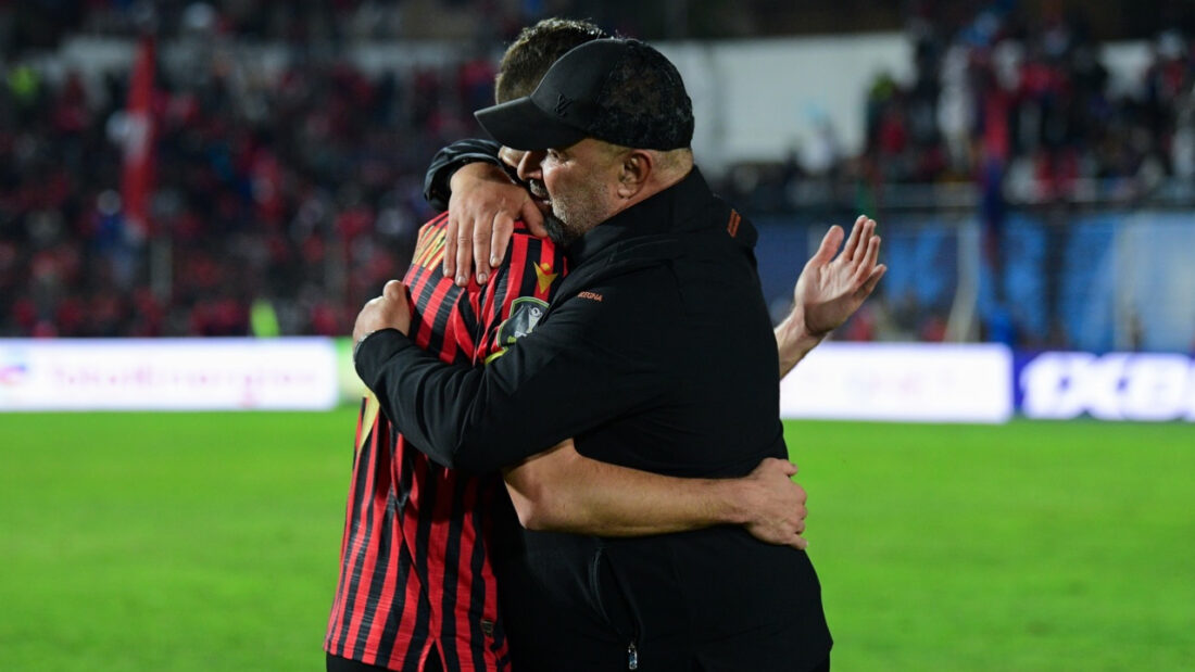 USM Alger : Abdelhak Benchikha, bis repetita